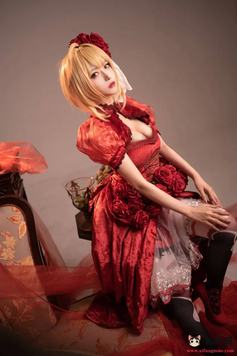 Shika小鹿鹿 – 尼禄礼服 [15P-30.4MB] 资源下载[百度网盘+OneDrive]-私房猫官网