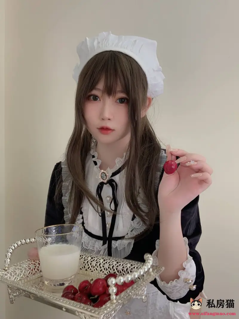 依酱 – 女仆馆长 [50P5V-225MB] – 私房猫写真官网