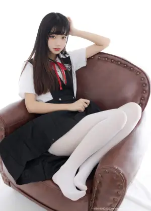紧急企划 VOL.011 一只喵喵梓 白丝jk制服 [108P1V-1.42GB]-乐摄图