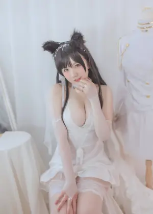 阿半今天很开心 – 爱宕婚纱 [36P-143MB]-乐摄图