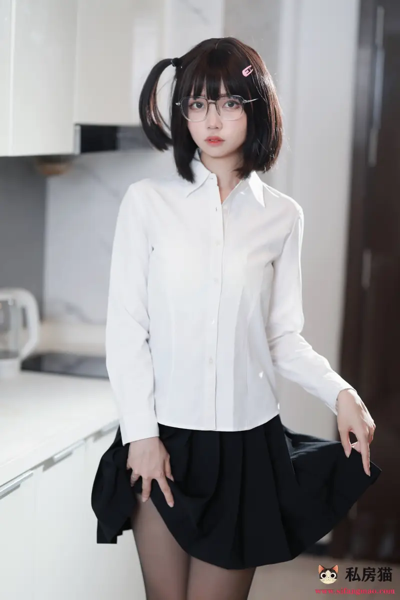 洛桑w伊梓 – 眼镜妹妹 [32P-307MB]-乐摄图