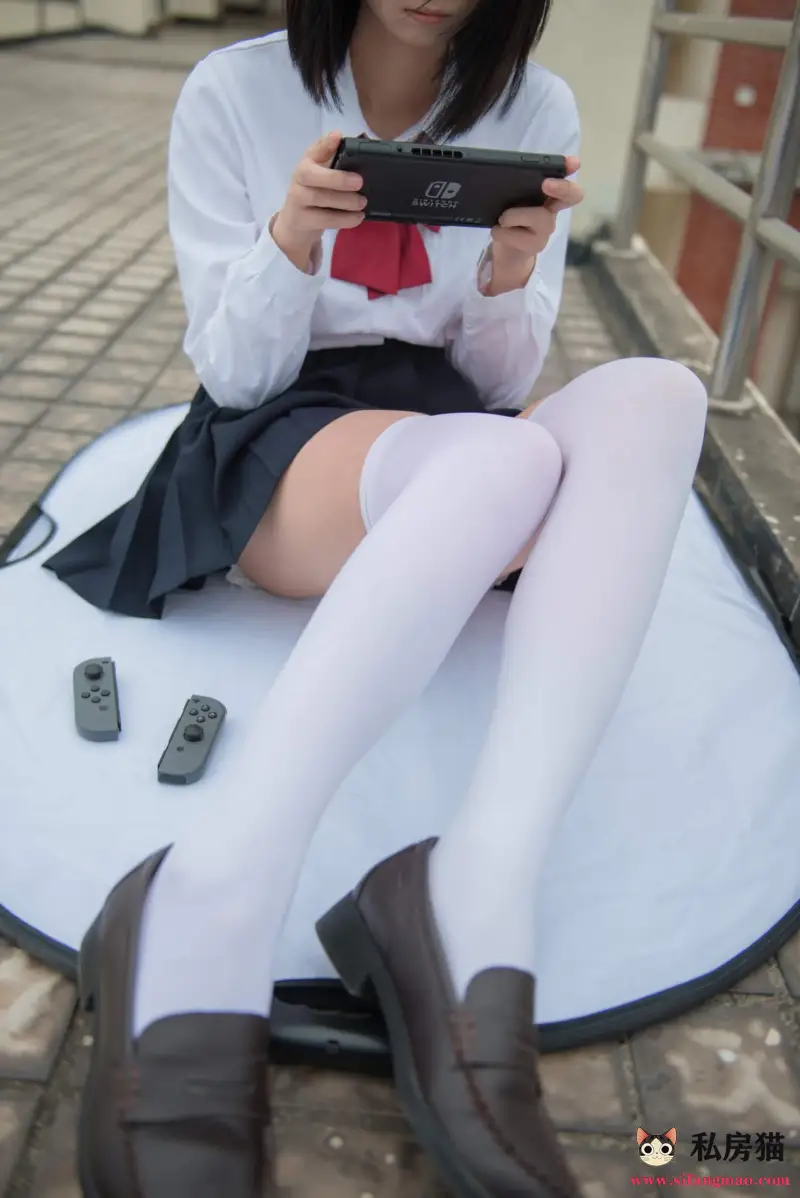 少女秩序 – VOL.013 天台白丝JK制服 [44P-421MB]-乐摄图