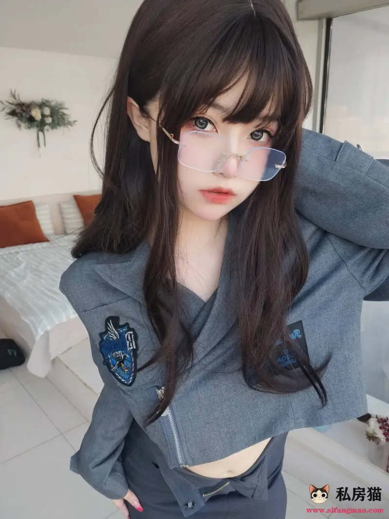 女主K – 沉默的学姐 [102P-742MB]-乐摄图