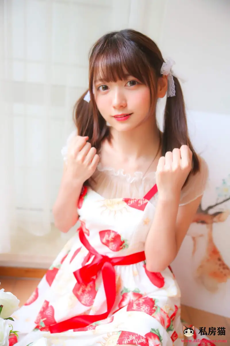 汉堡王kyokyo(陆卿卿) – 小草莓 [8P-17.3MB]-乐摄图