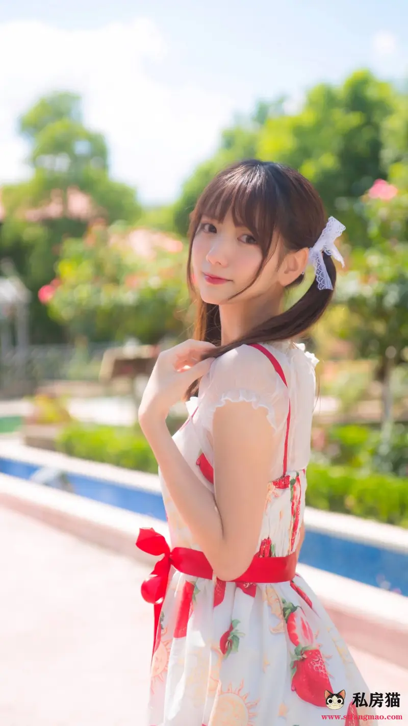 汉堡王kyokyo(陆卿卿) – 小草莓 [8P-17.3MB]-乐摄图