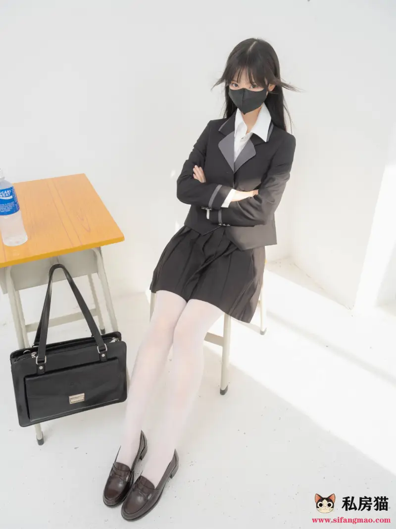 紧急企划 内部 见希w 职员 白丝OL制服 [91P-519MB] – 私房猫写真官网