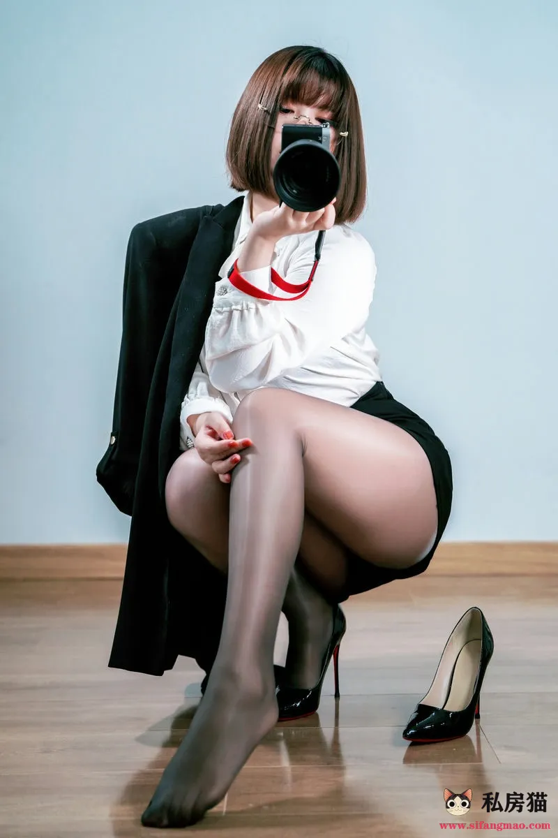 半半子 BANBANKO – OL自撮 [28P2V-143MB]-乐摄图