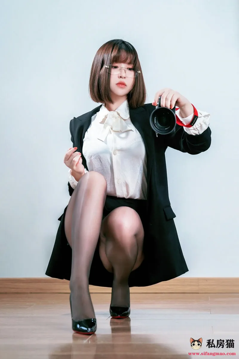 半半子 BANBANKO – OL自撮 [28P2V-143MB] – 私房猫写真官网