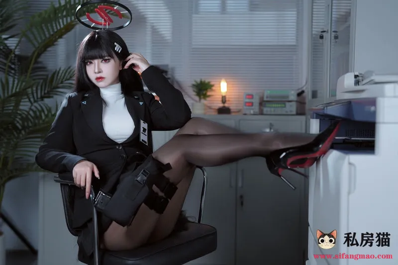 半半子 BANBANKO – 蔚蓝档案 调月莉音OL [60P8V-477MB] – 私房猫写真官网