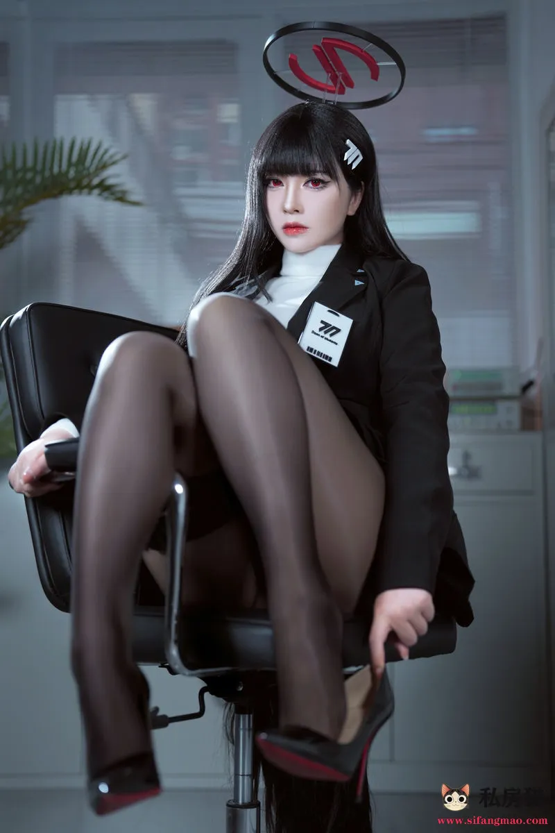 半半子 BANBANKO – 蔚蓝档案 调月莉音OL [60P8V-477MB] – 私房猫写真官网